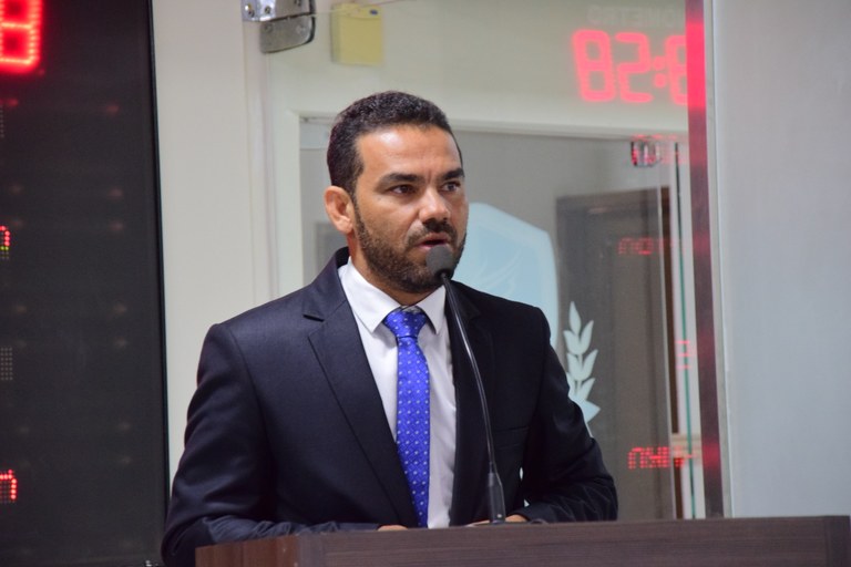 Alex do Frango enaltece Caern e cobra recuperação de ruas — Câmara ...