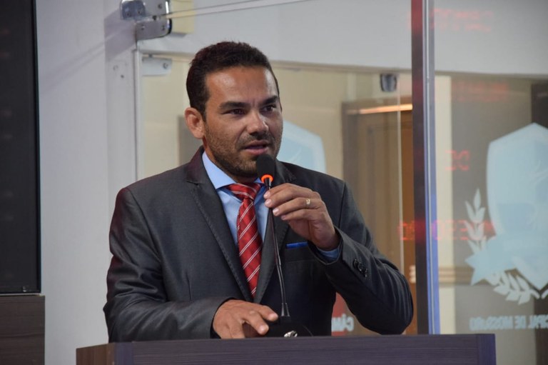 Alex do Frango pede protetor solar para agentes comunitários — Câmara ...